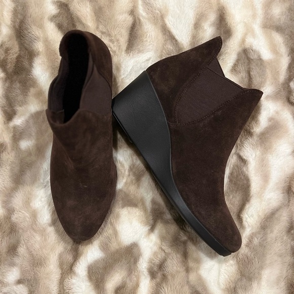 CROCS | Shoes | Crocs Womens Brown Wedge Chelsea Booties | Poshmark